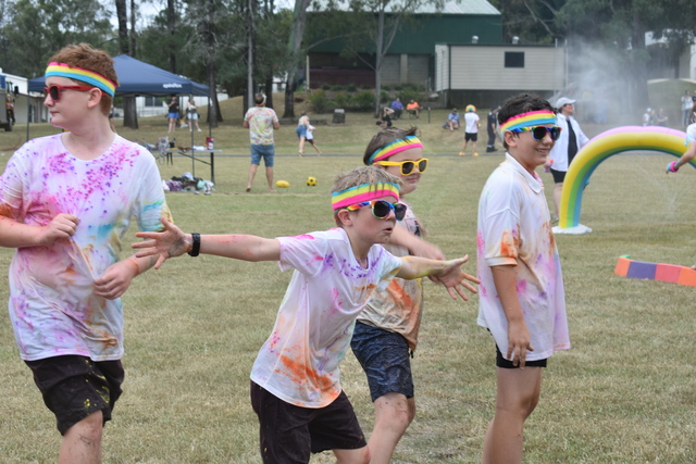 Colour run explosion | The Lockyer & Somerset Independent